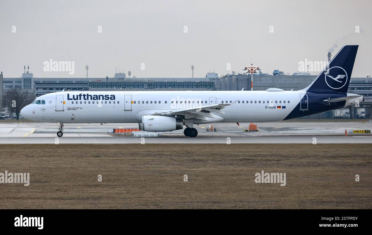 Ein Airbus A321-200 der Fluglinie, Airline, Fluggesellschaft Lufthansa ...