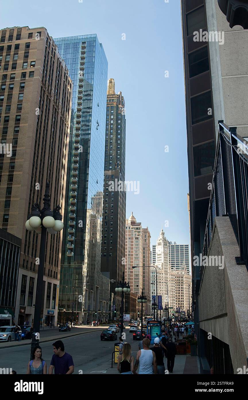 Chicago Loop, Illinois, USA; city center, downtown; Michigan Ave; view ...