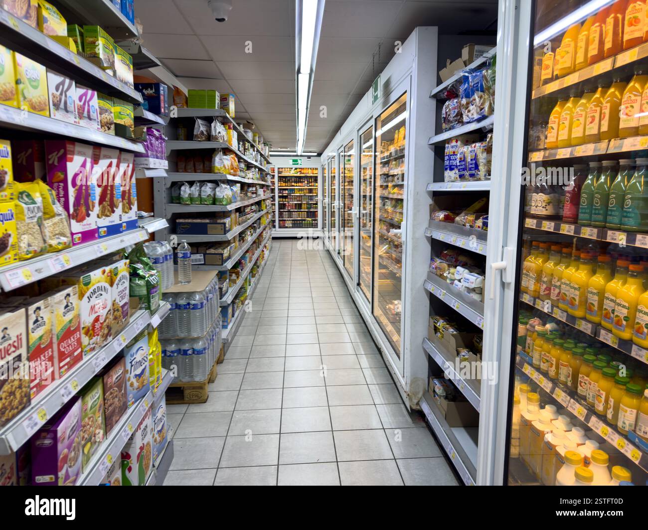 Modern grocery store layout hi-res stock photography and images - Alamy