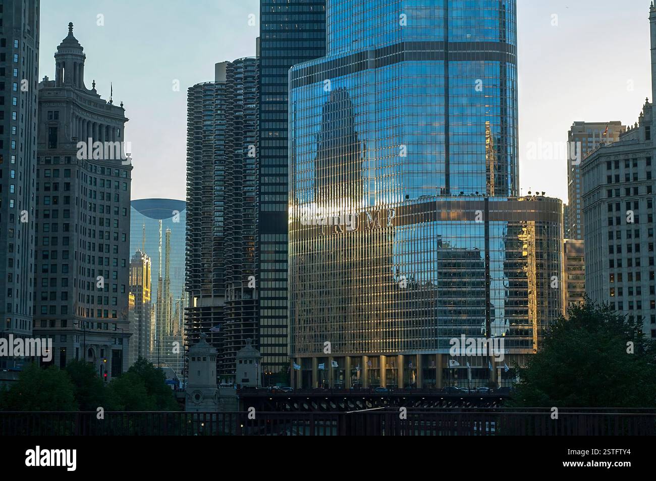 Fragmento de arquitectura moderna hi-res stock photography and images ...