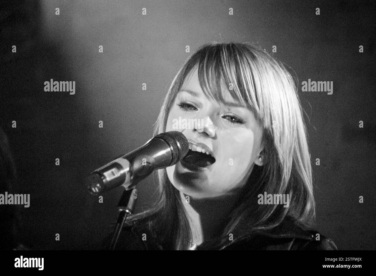 SINEAD QUINN, TV APPEARANCE, 2003: Ex-FAME ACADEMY's singer songwriter ...