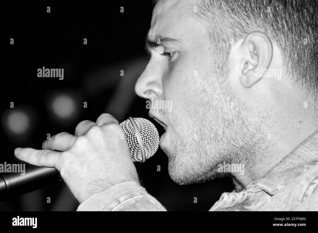 SIMON FRANKS, AUDIO BULLYS, CONCERT, 2003: Audio Bullys – Rapper Simon ...