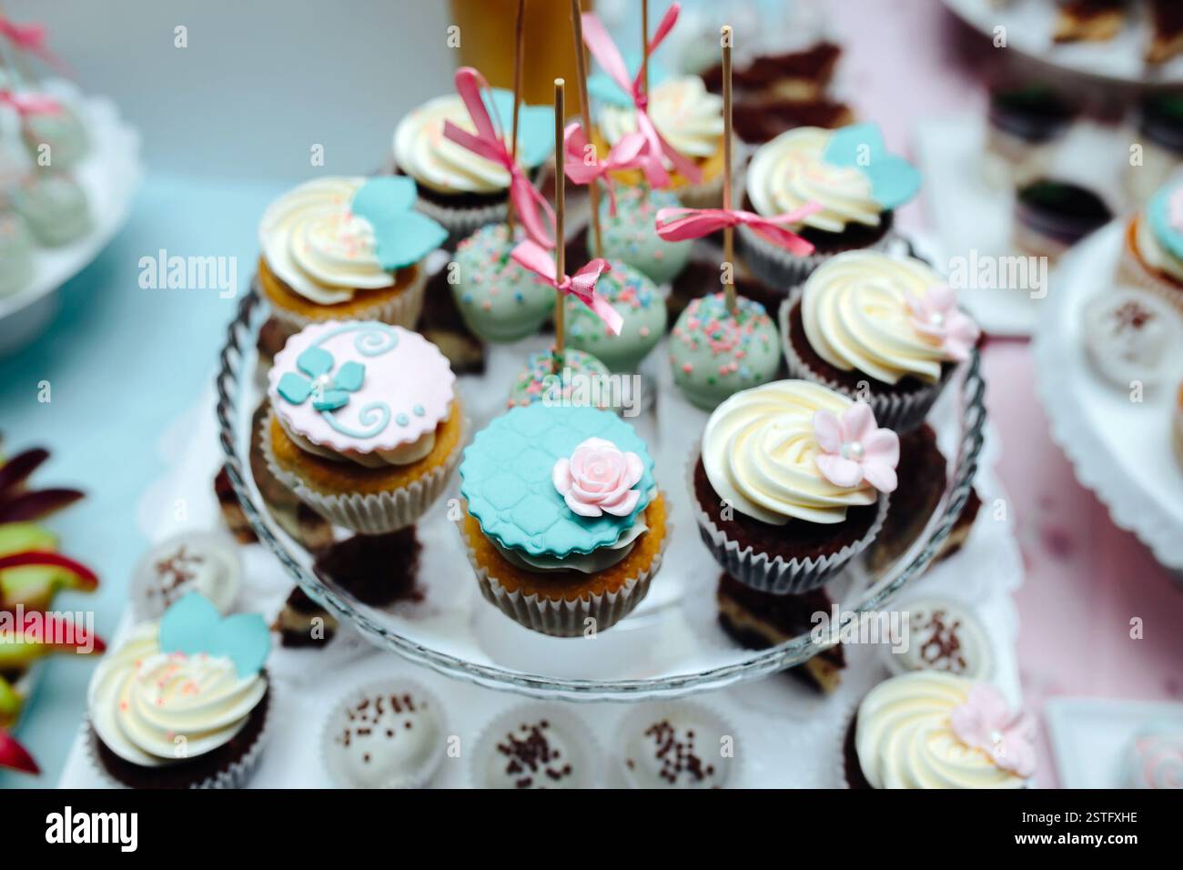 Delicious fancy wedding cake hi-res stock photography and images - Alamy