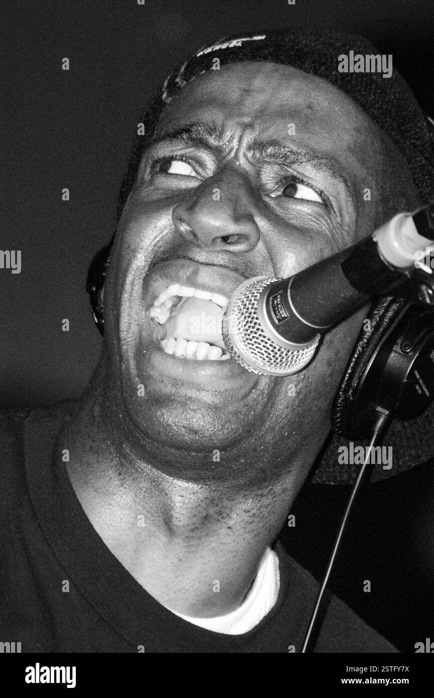 GRANDMASTER FLASH, DJ, CONCERT, 2003: Legendary DJ Grandmaster Flash at Homelands Dance Music ...