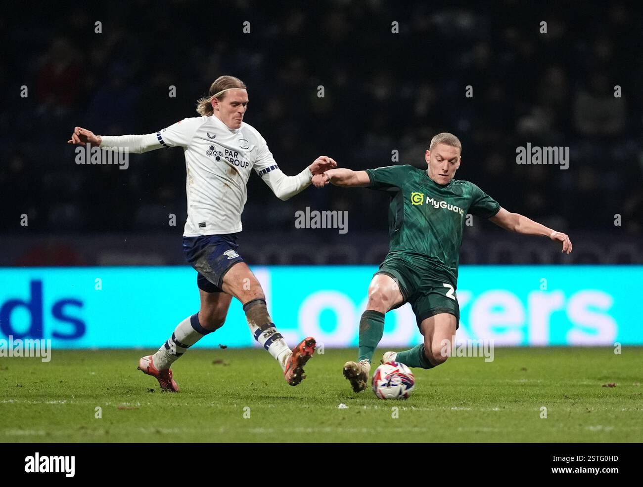 Preston North End's Stefan Teitur Thordarson (left) and Millwall's ...