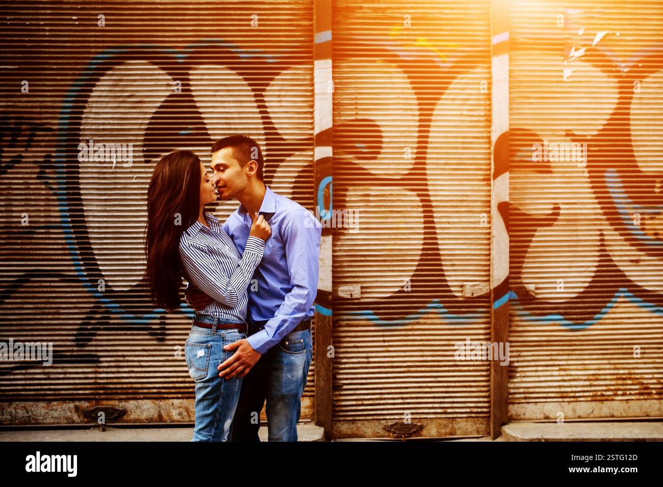 Couple have fun in the city Stock Photo - Alamy