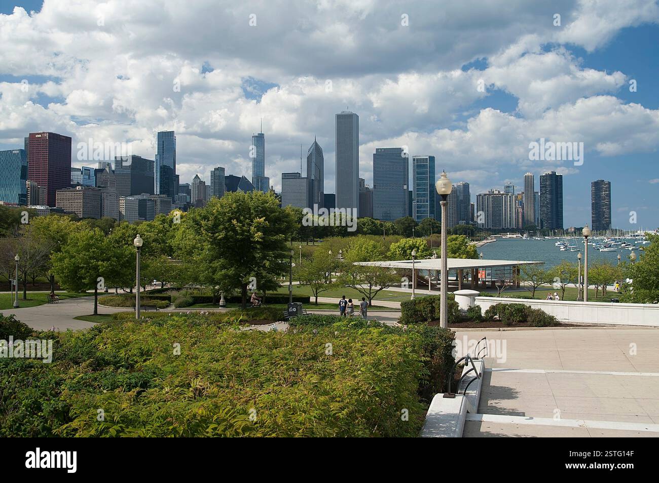 Chicago Loop, Illinois, USA; city center, downtown; Grant Park; city ...