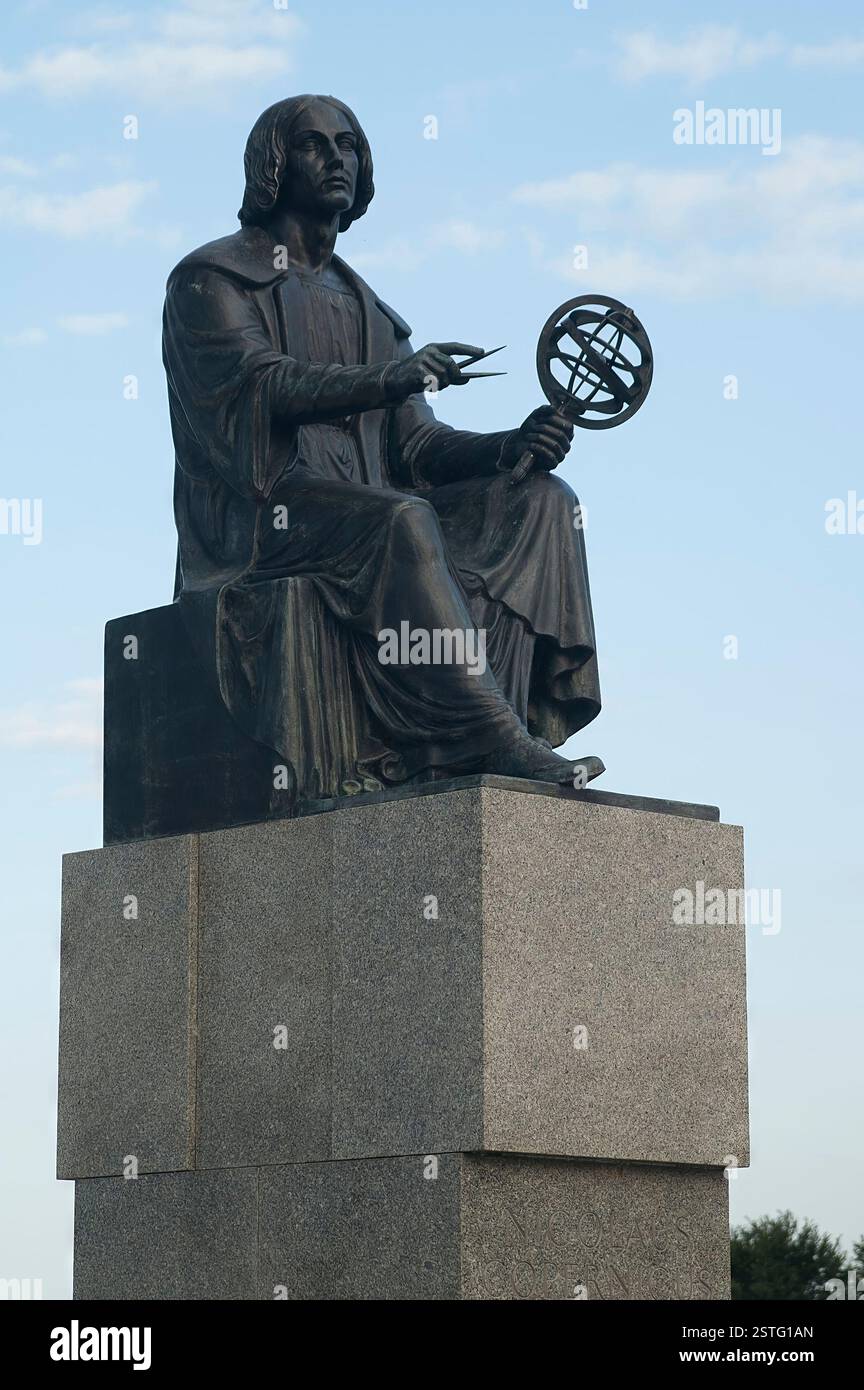 Monumento de nicolaus copernicus hi-res stock photography and images ...