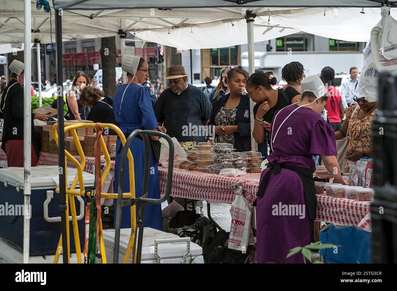Chicago, Illinois, USA; Farmers market at Daley Plaza in Chicago's city ...