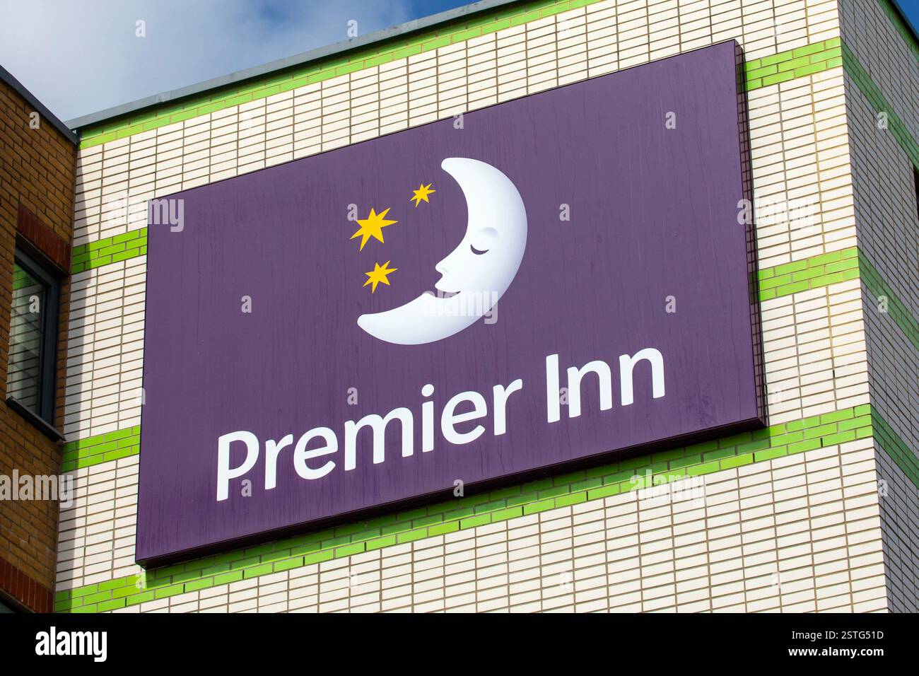 Premier inn hotels logo hi-res stock photography and images - Alamy