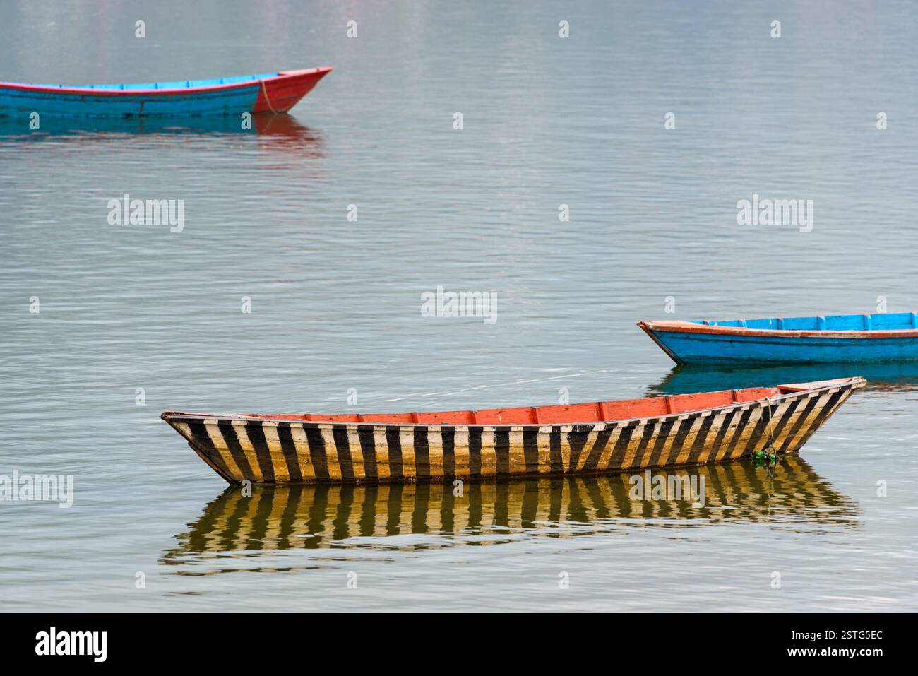 Small boat on Fewa Lake in Pokhara, Nepal Stock Photo - Alamy