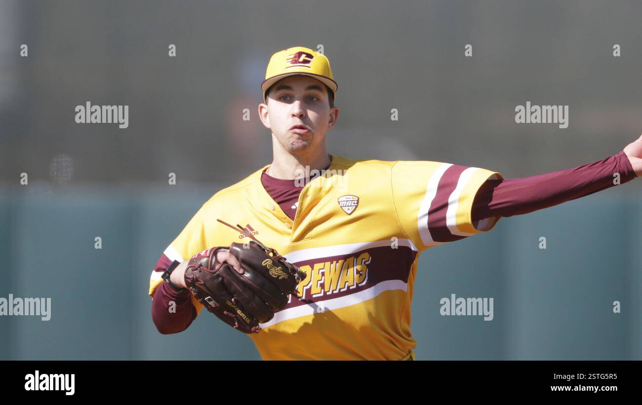 Central Michigan pitcher Quin Konuszewski during an NCAA baseball game ...