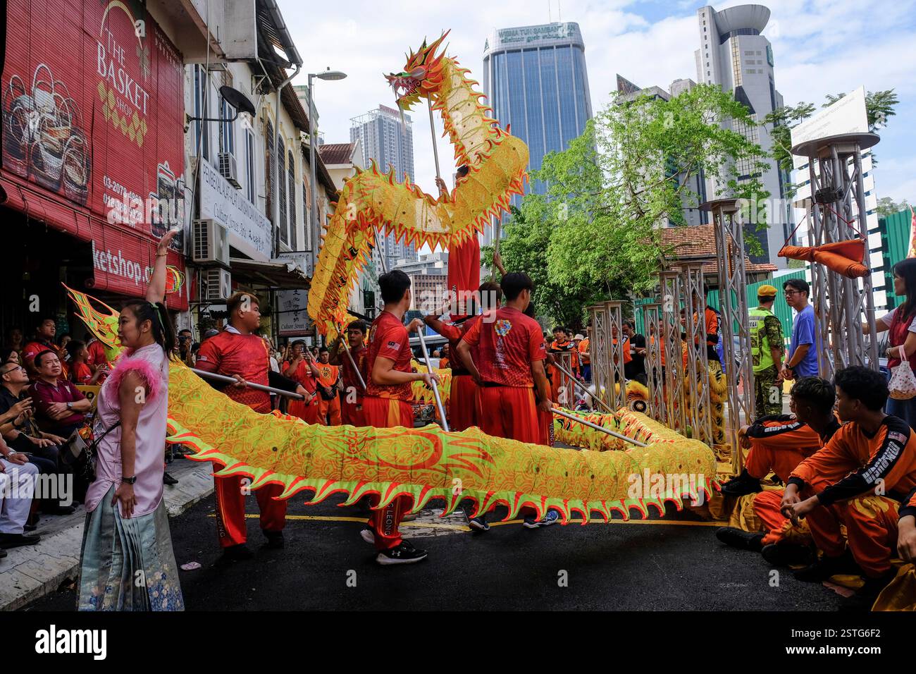 Kuala Lumpur, Malaysia. 16th Feb, 2025. People observe the acrobatic ...