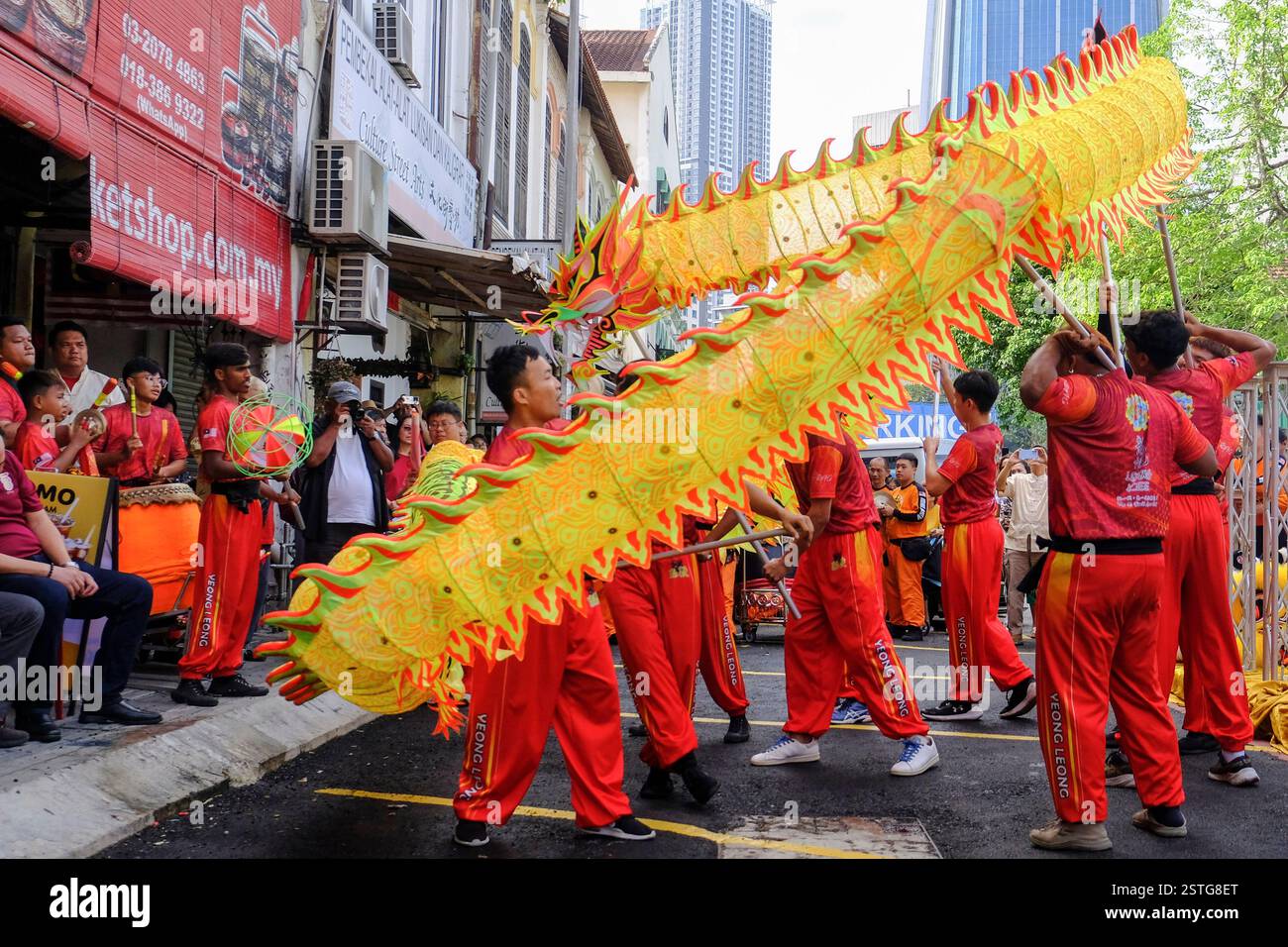 Kuala Lumpur, Malaysia. 16th Feb, 2025. People observe the acrobatic ...