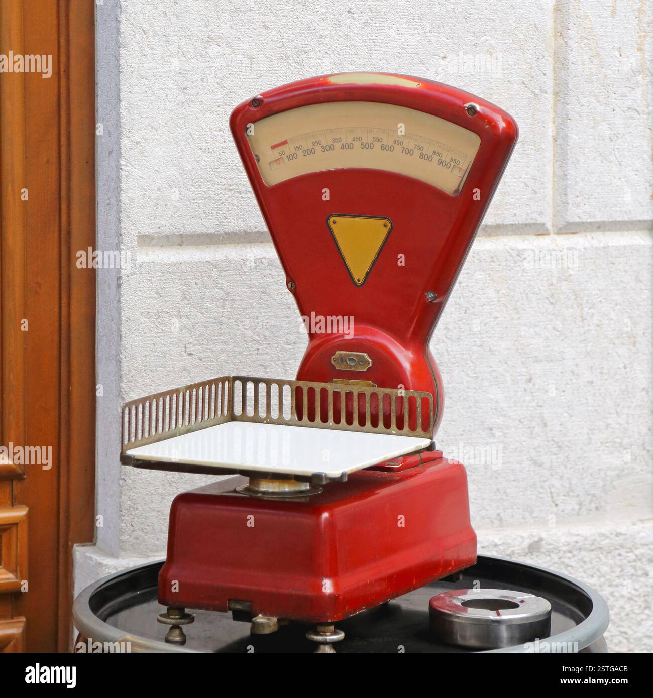 Deli scale hi-res stock photography and images - Alamy