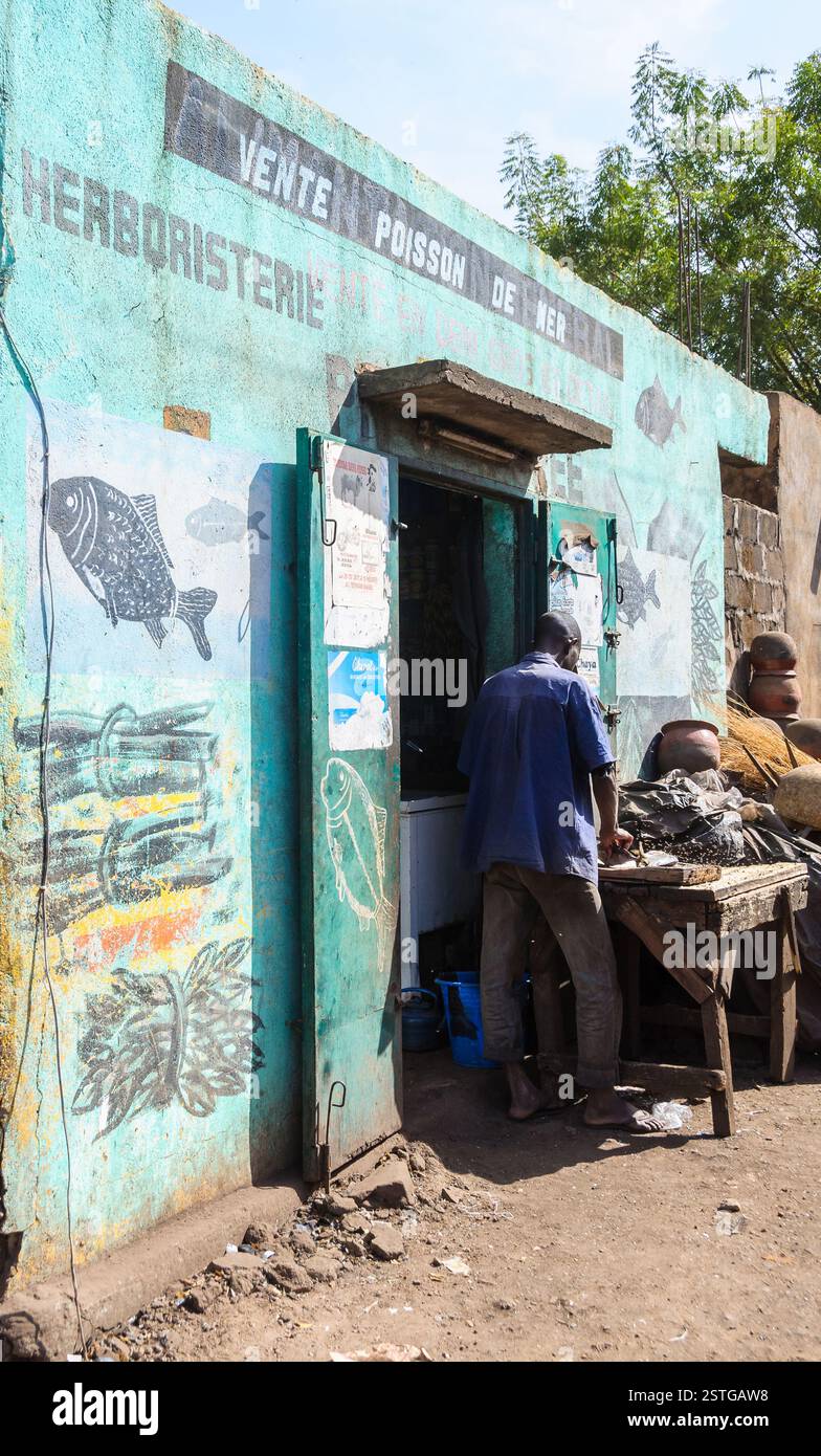 Fishmonger customer hi-res stock photography and images - Alamy