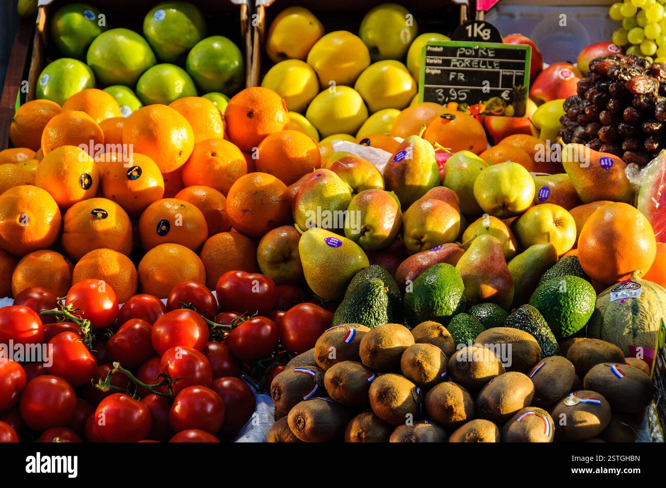 Fruit stall at a grocery store in Paris Stock Photo - Alamy
