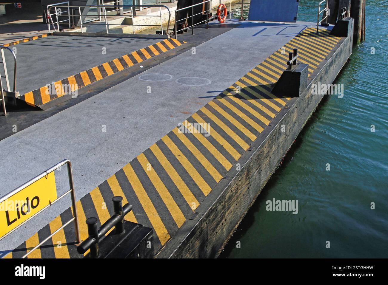 Lido Water Bus Stop Stock Photo - Alamy