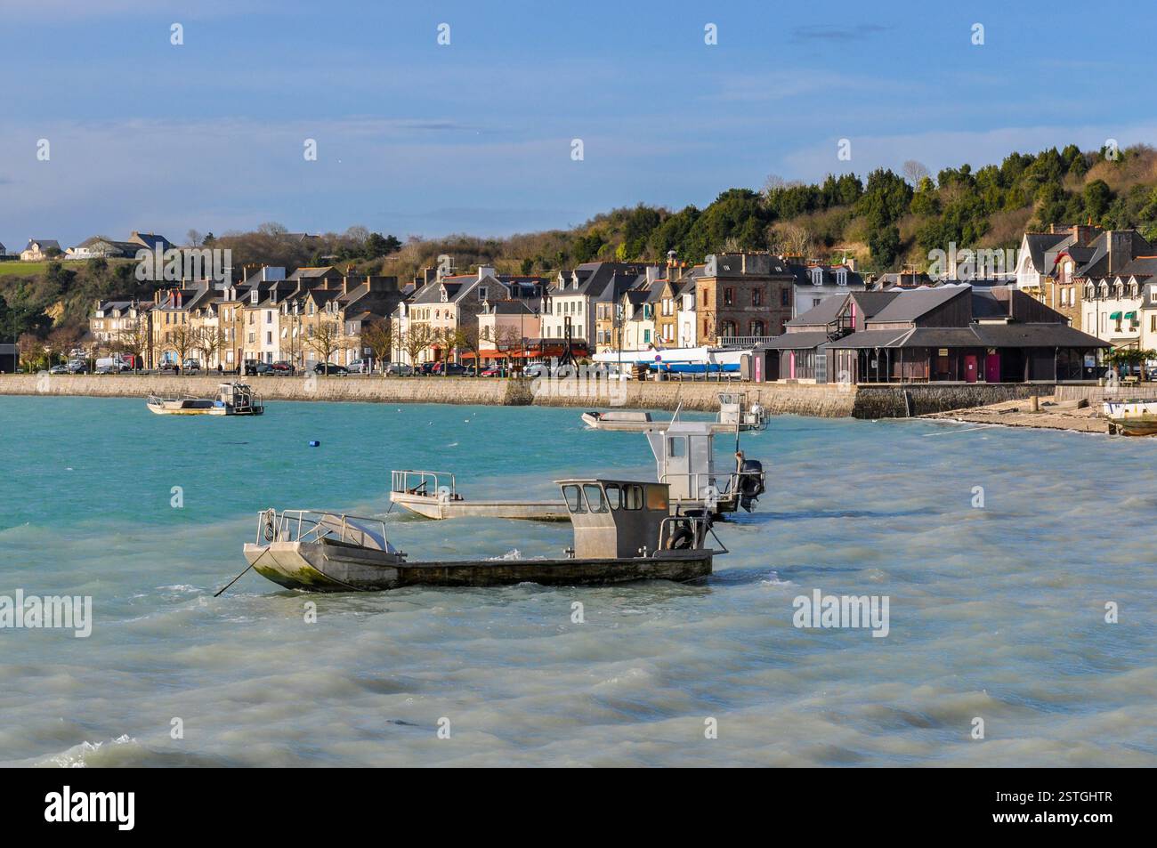 House cancale brittany france hi-res stock photography and images - Alamy