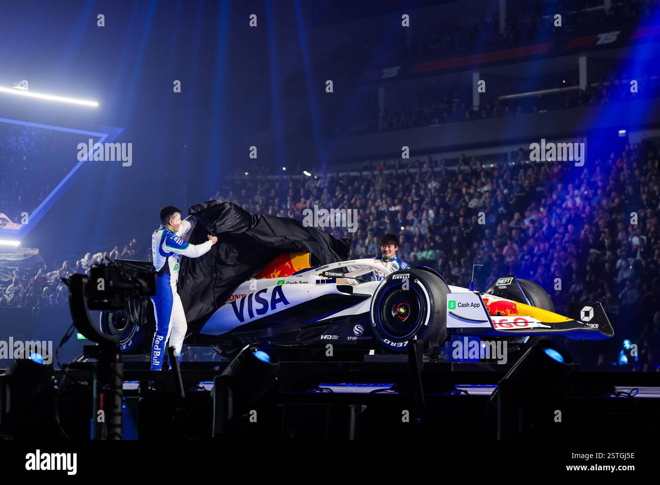 London, Emirats Arabes Unis. 18th Feb, 2025. VisaCashApp Racing Bulls ...