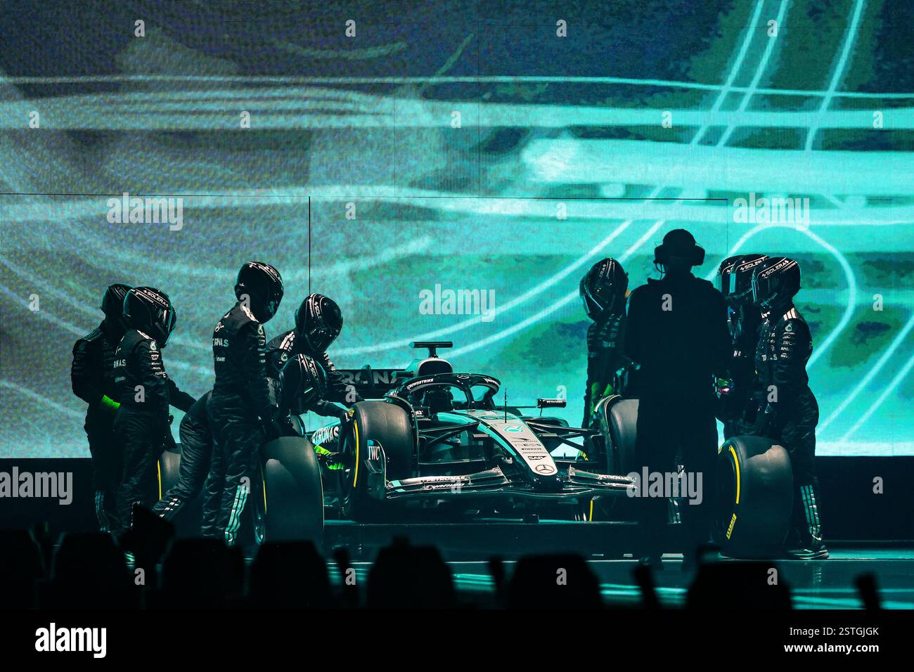 London, Emirats Arabes Unis. 18th Feb, 2025. Mercedes AMG F1 Team W16 ...