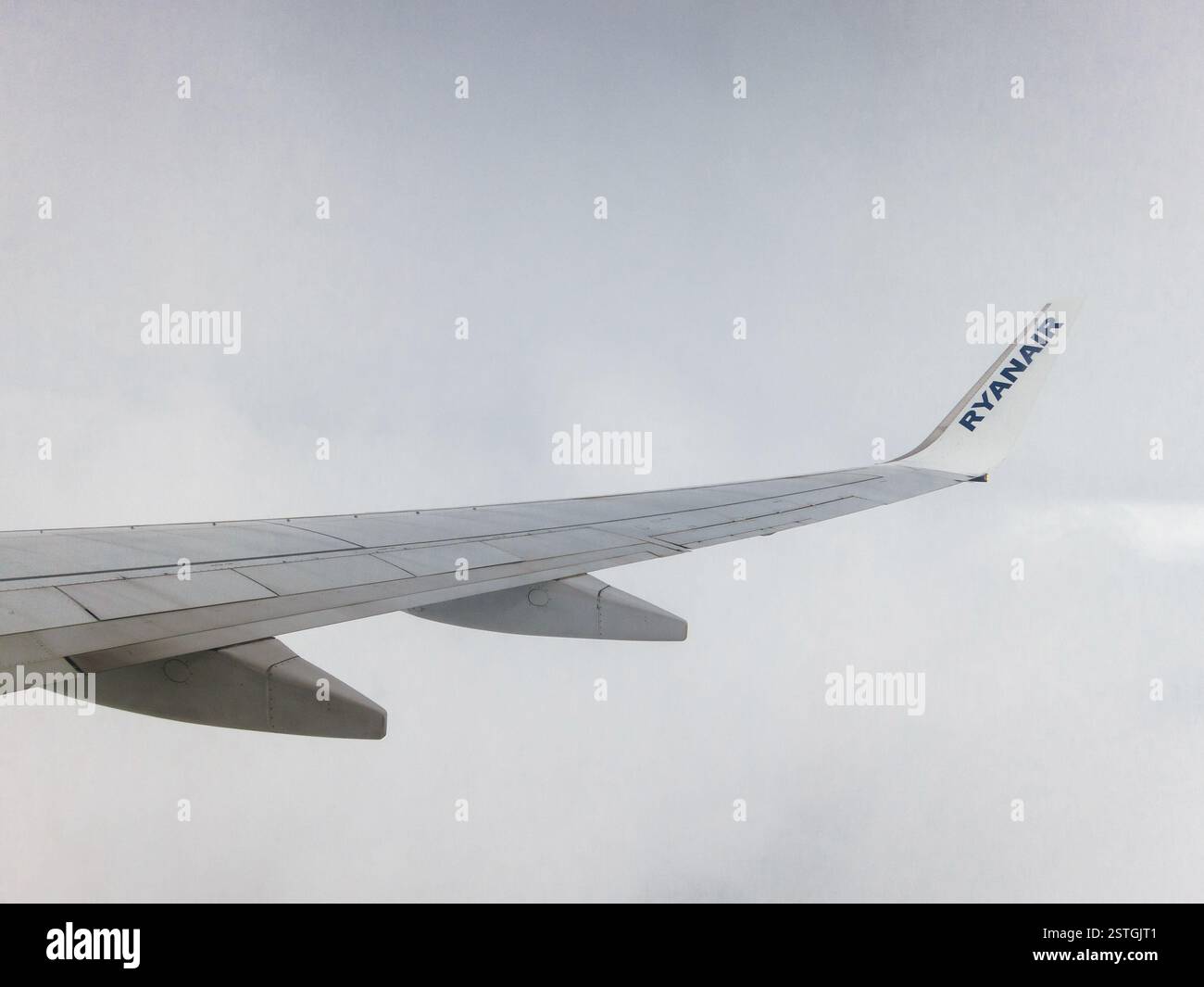 Ryanair wing detail Stock Photo - Alamy