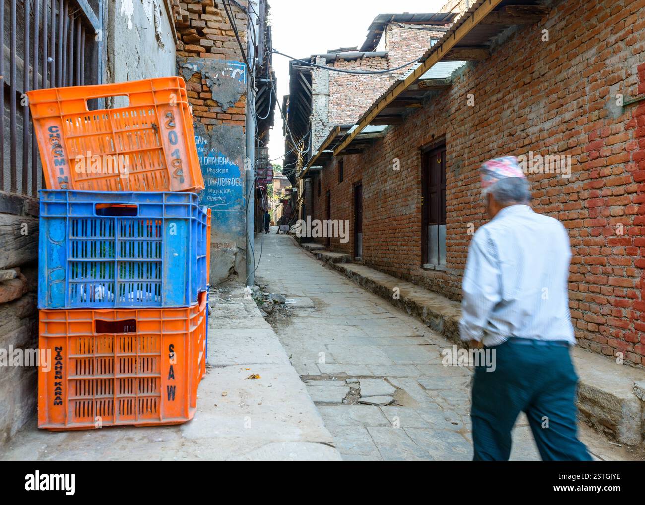 Small alley in Bhaktapur, Nepal Stock Photo - Alamy