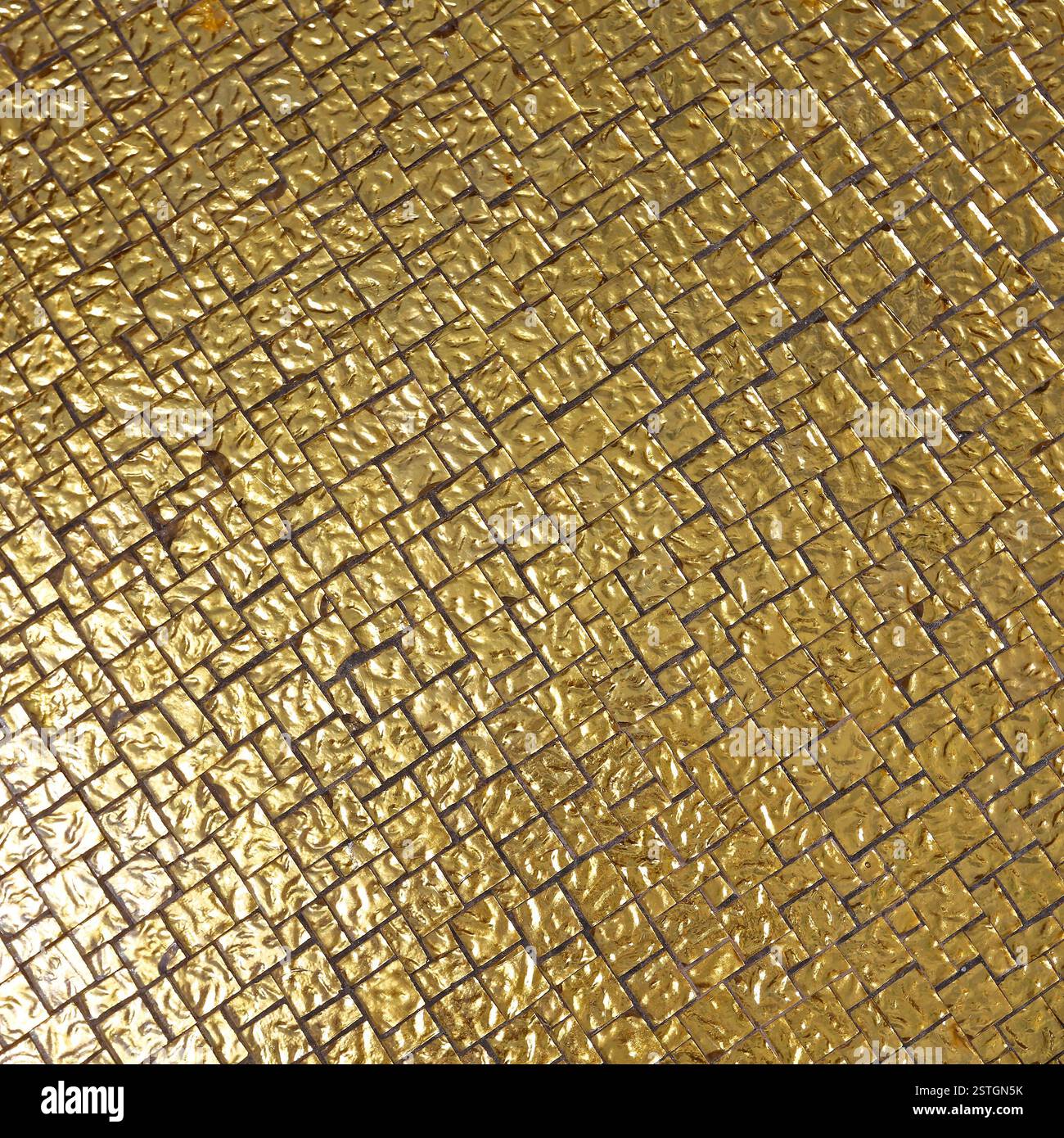 Golden gold background tiles hi-res stock photography and images - Alamy