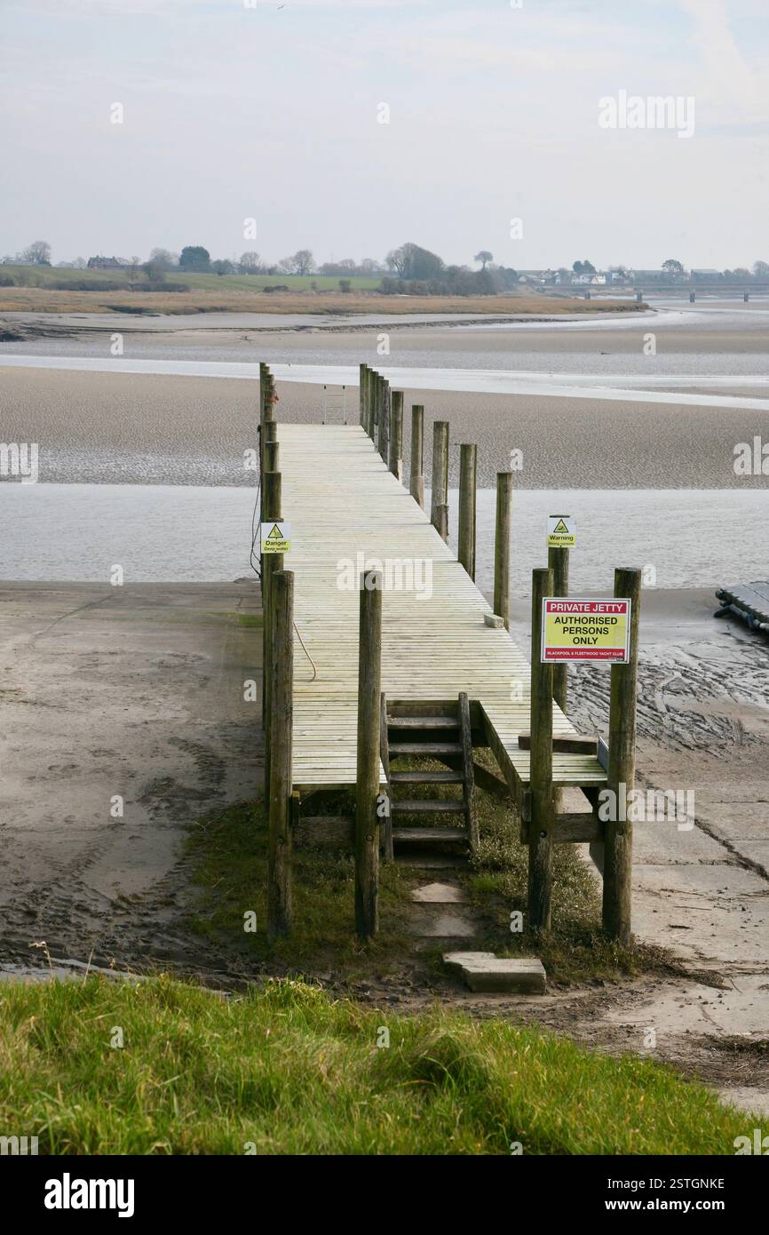 The old wooden jetty Stock Photo - Alamy