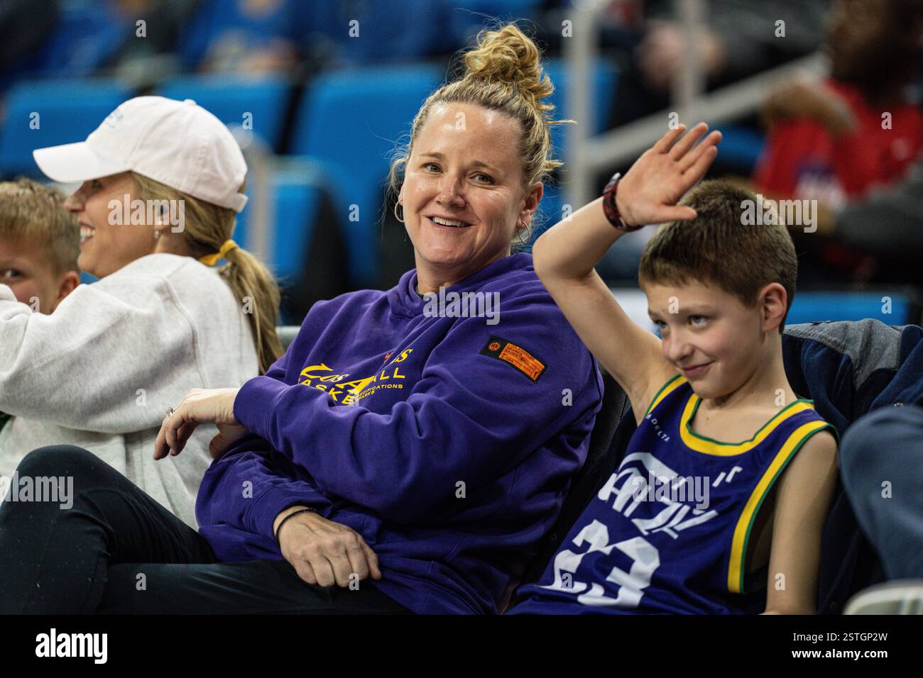 Los Angeles Sparks head coach Lynne Roberts in attendance during a NCAA ...