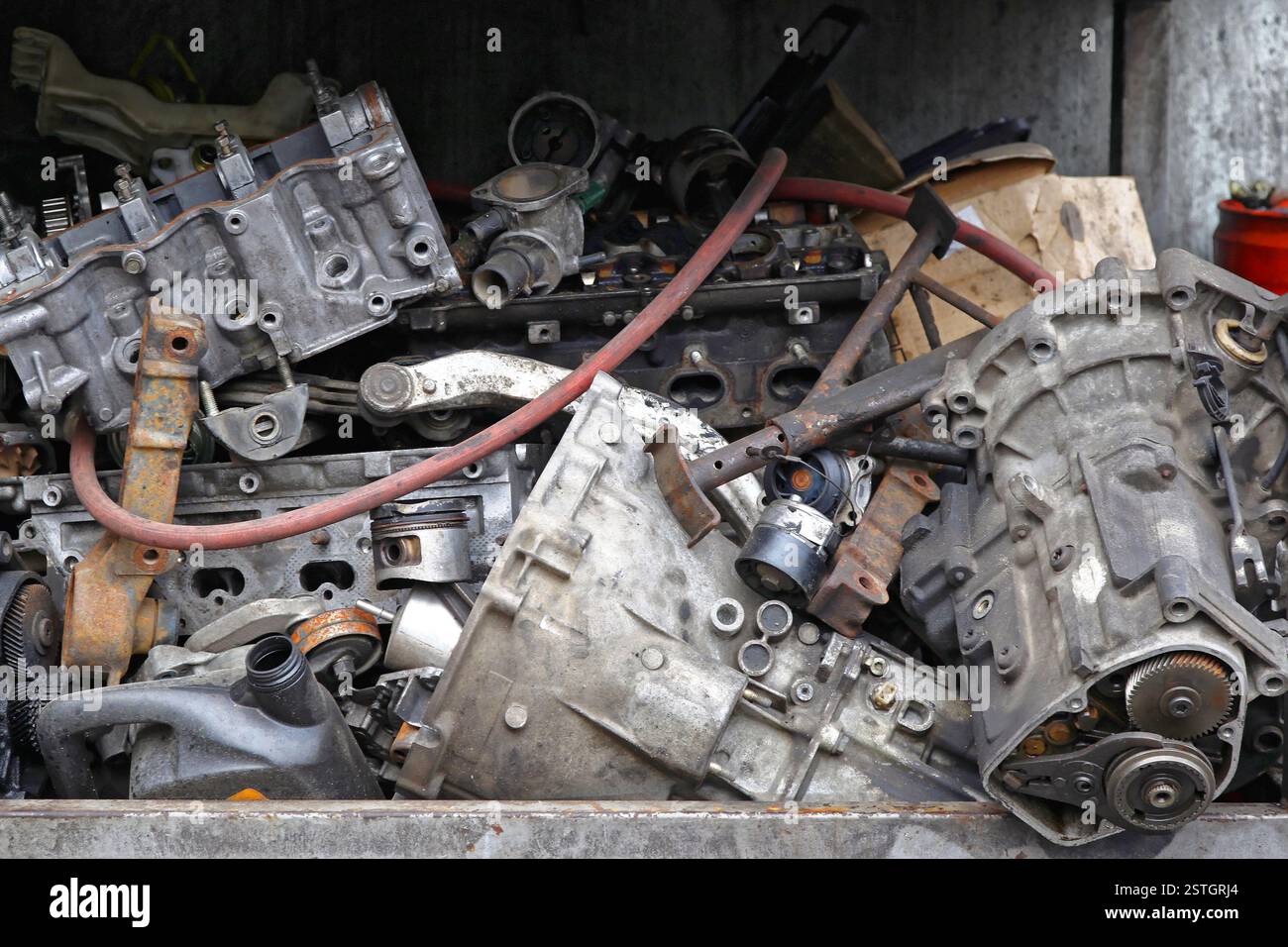 Pile of Scrap Metal Engines and Car Parts Stock Photo - Alamy