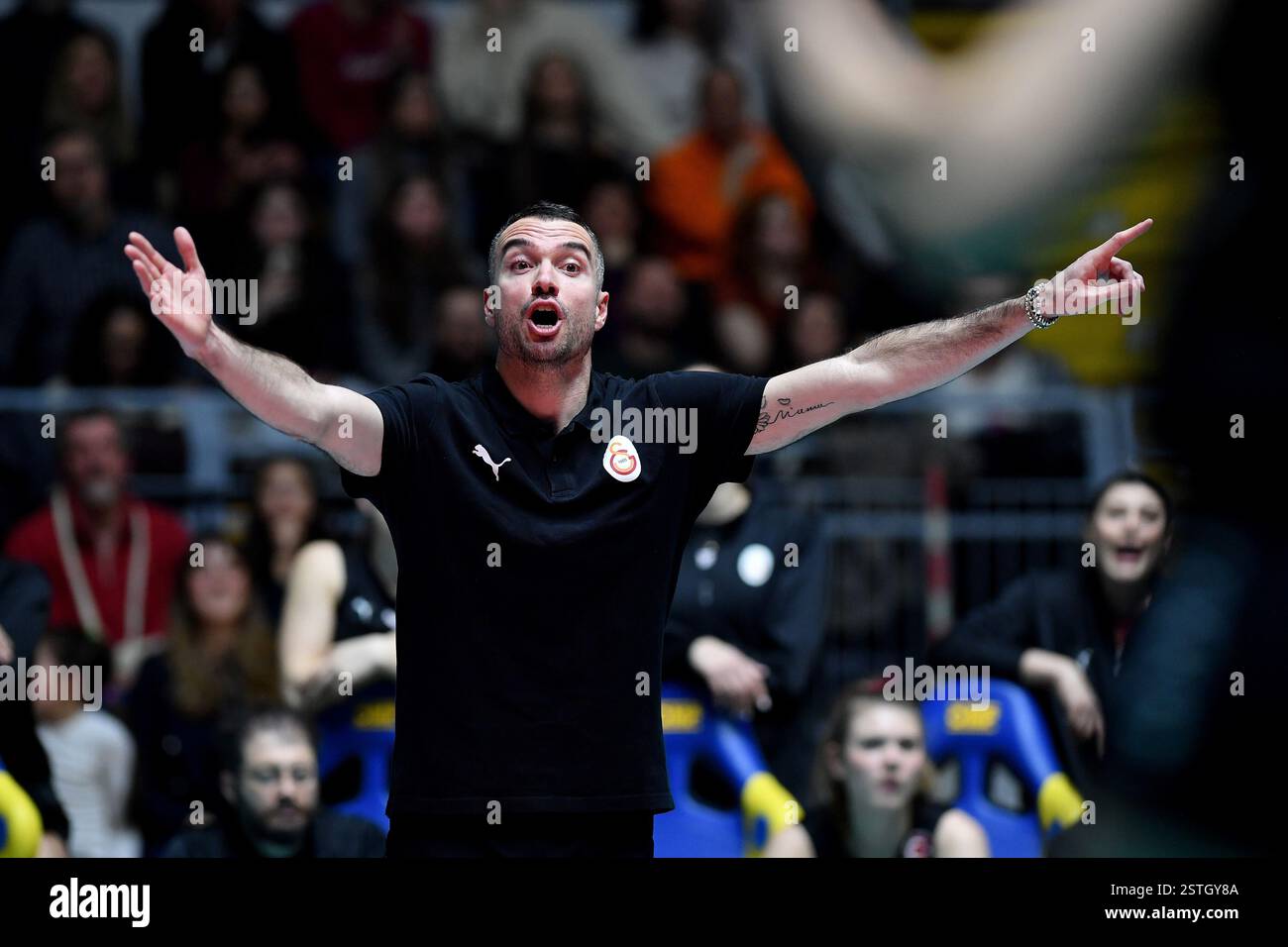 Alberto Bigarelli head coach of Galatasaray during the match between ...