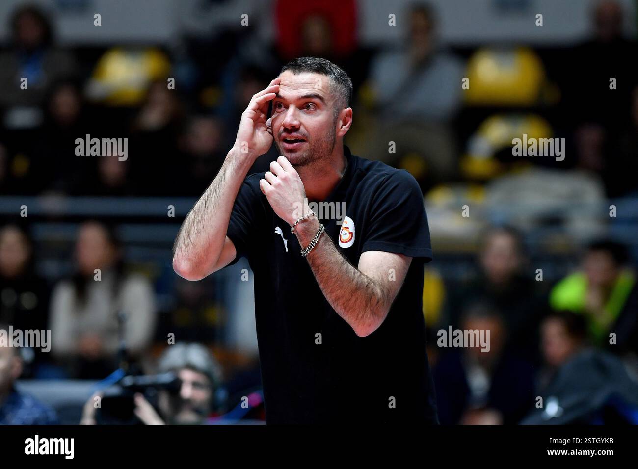Alberto Bigarelli head coach of Galatasaray during the match between ...