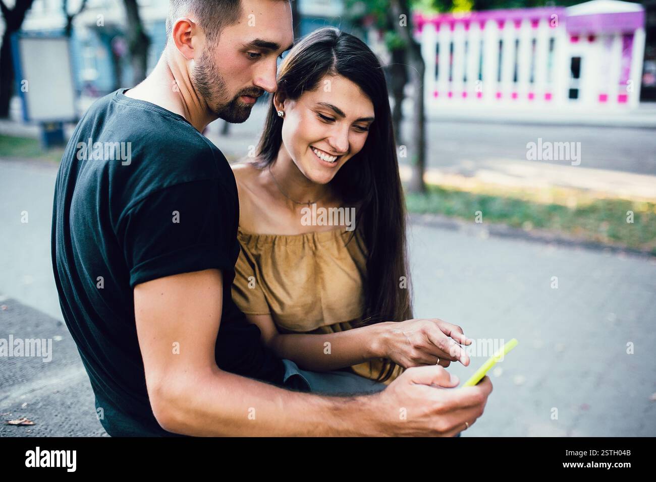 Young teenage couple outdoor hi-res stock photography and images - Alamy