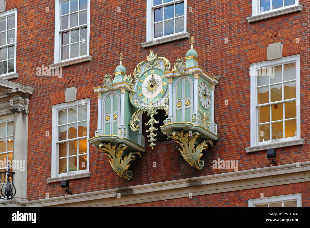 2013 famous decorative clock at fortnum and mason at piccadil hi-res ...