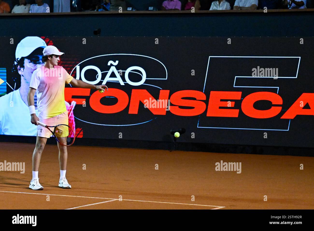RIO DE JANEIRO, RJ - 18.02.2025: RIOOPEN 2025 - Joao FONSECA (BRA) vs ...