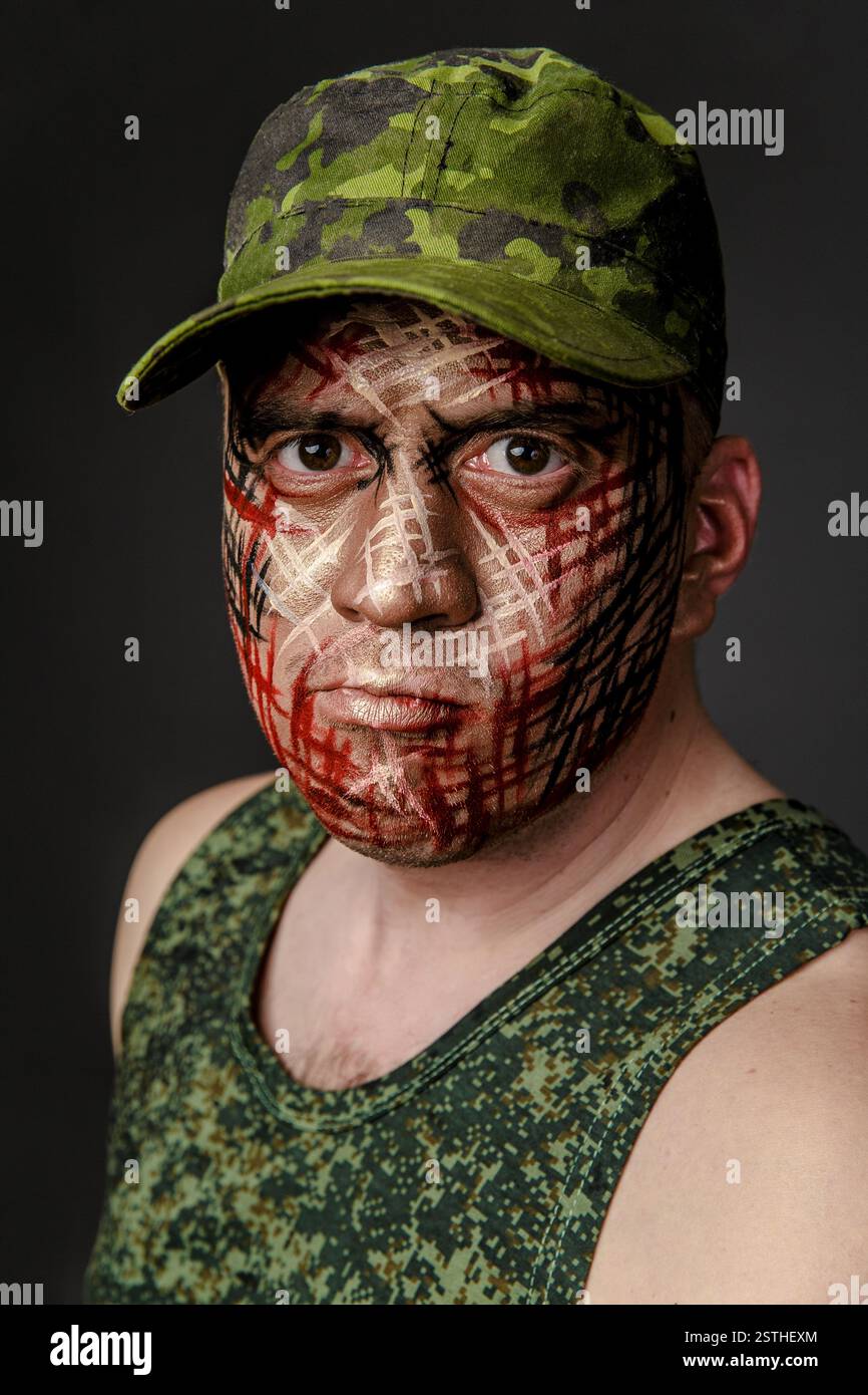 Camouflage face paint hi-res stock photography and images - Alamy