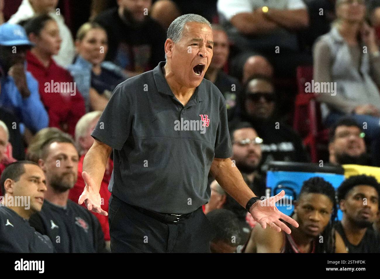Houston head coach Kelvin Sampson reacts to a call during the first ...