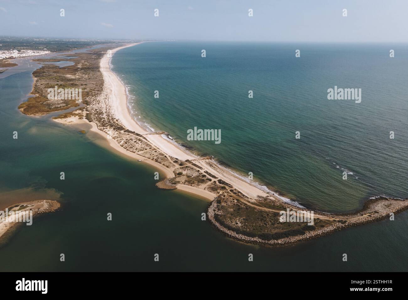 Long shot looking down river hi-res stock photography and images - Alamy