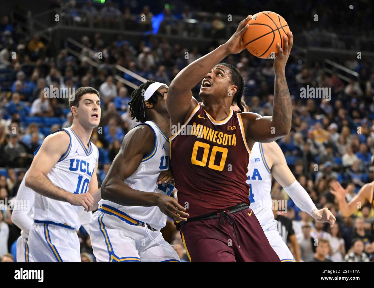 LOS ANGELES, CA - FEBRUARY 18: Minnesota Golden Gophers forward Frank ...