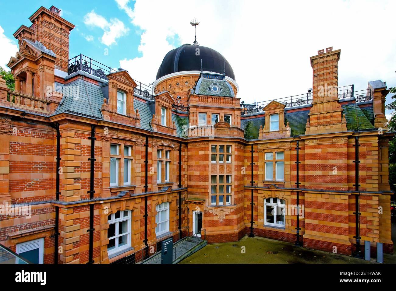 Old newton hi-res stock photography and images - Alamy