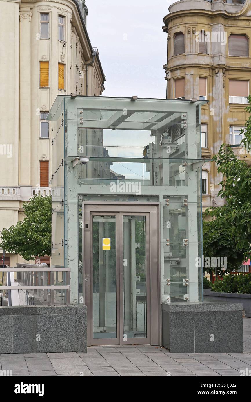 Accessible elevator hi-res stock photography and images - Alamy