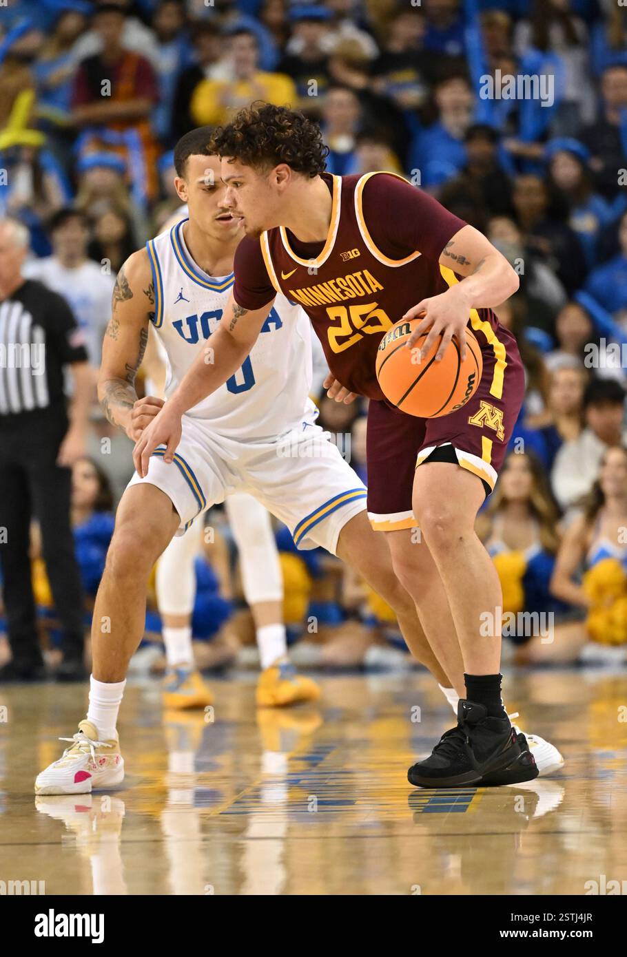 LOS ANGELES, CA - FEBRUARY 18: Minnesota Golden Gophers guard Lu'Cye ...