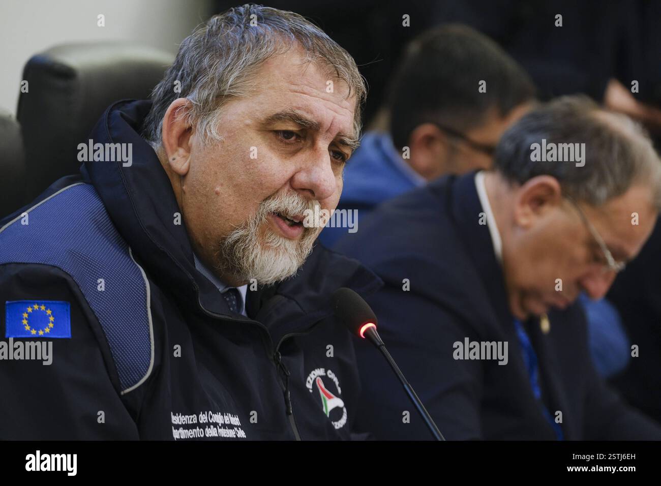 News - Civil protection chief in Pozzuoli with mayors and citizens ...