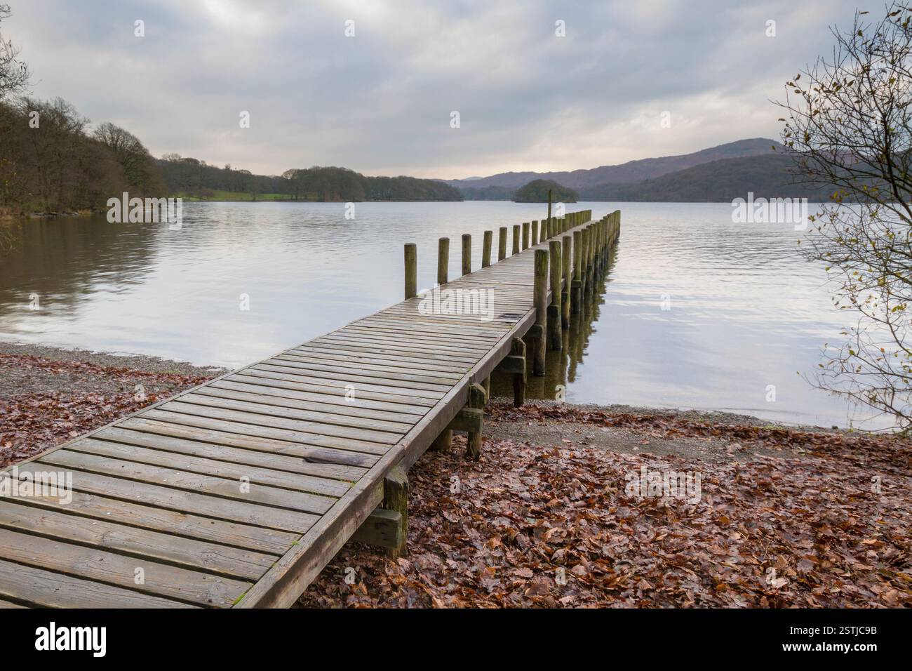 Jetty in lake district hi-res stock photography and images - Alamy