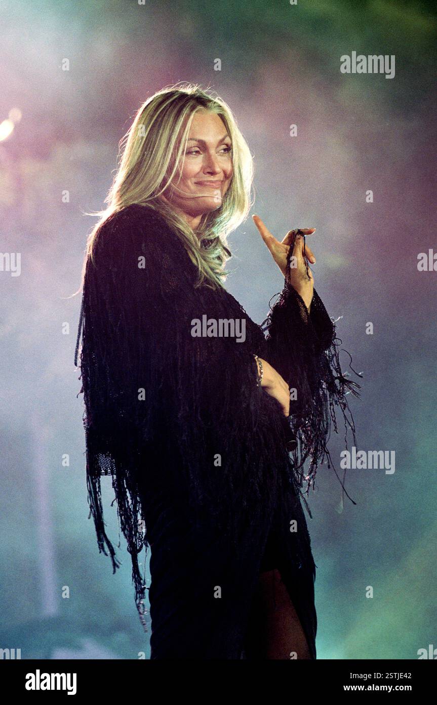 Anna oxa immagini 1996 hi-res stock photography and images - Alamy