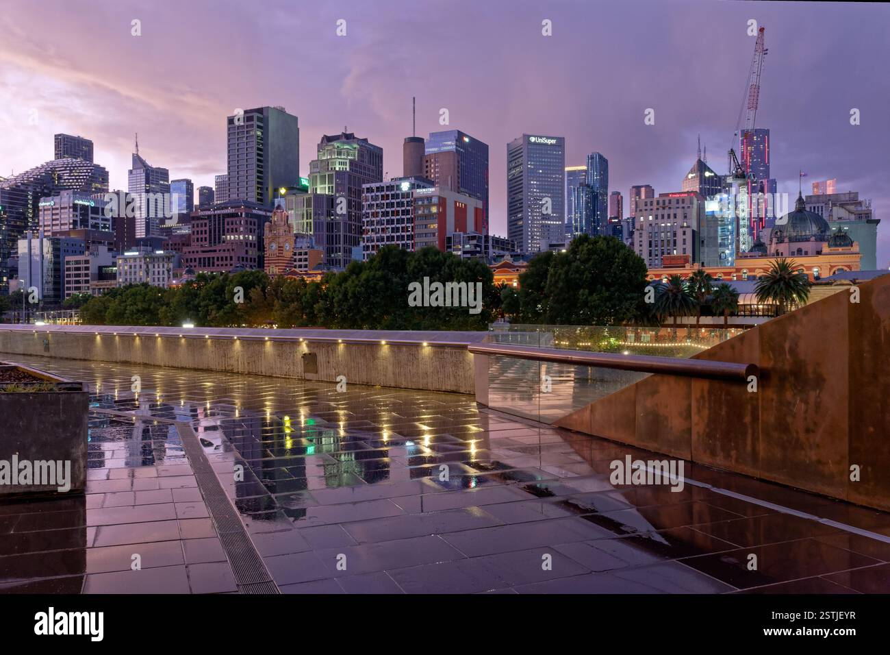 Lights after rain hi-res stock photography and images - Alamy