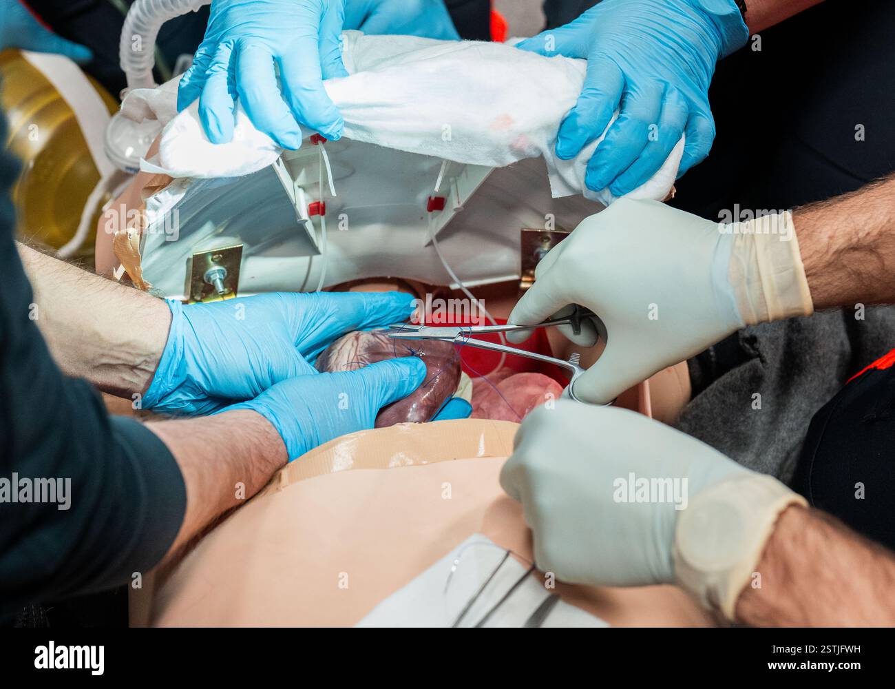 Emergency anterior bilateral thoracotomy hi-res stock photography and images - Alamy