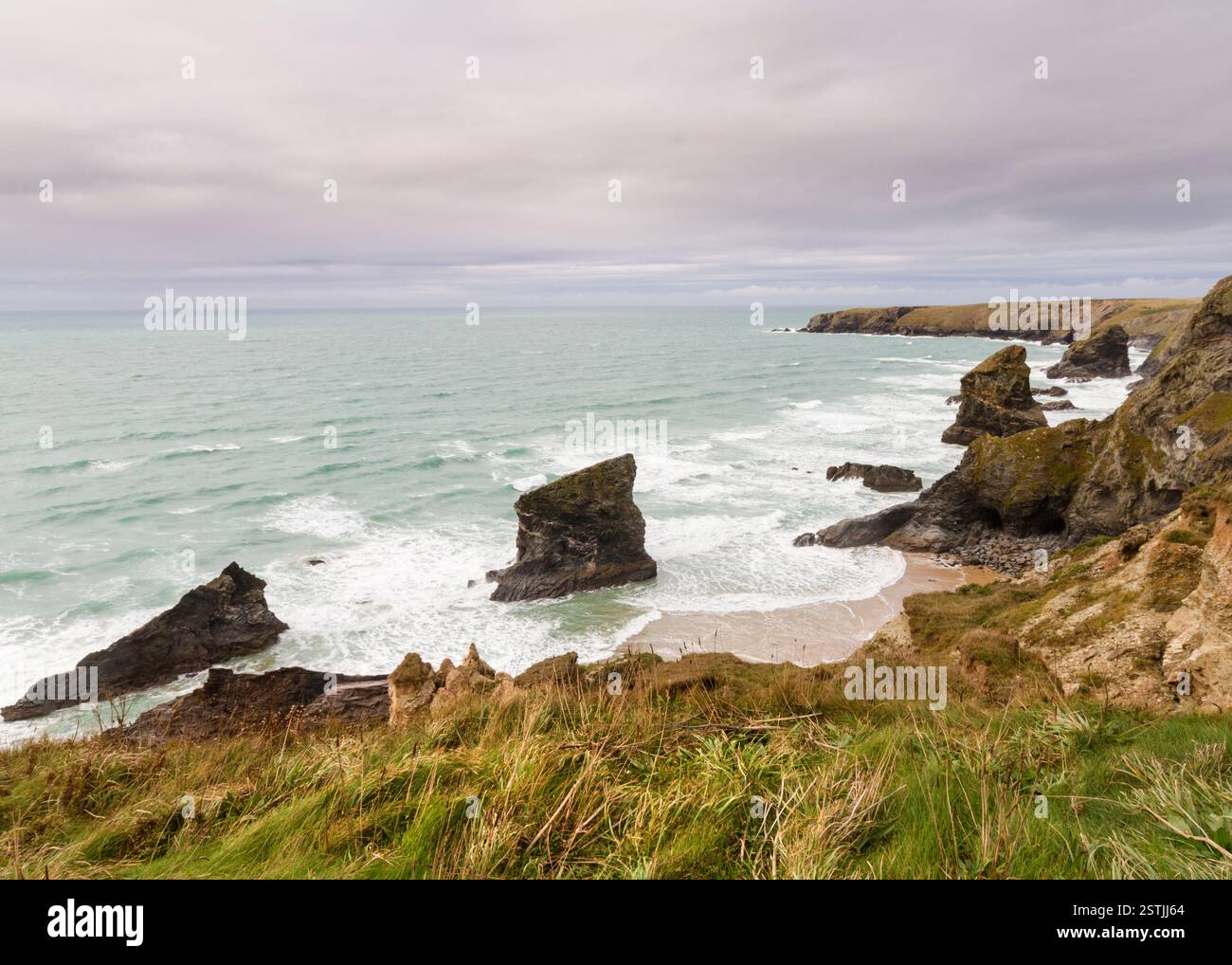 Bedruthan Steps a stretch of coastline in Cornwall Stock Photo - Alamy