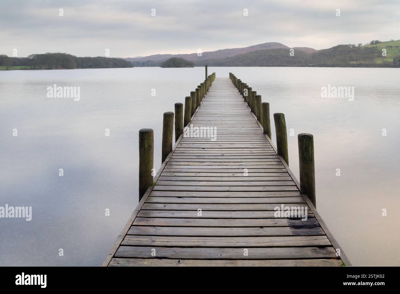 Wooden jetty in the lake district Stock Photo - Alamy